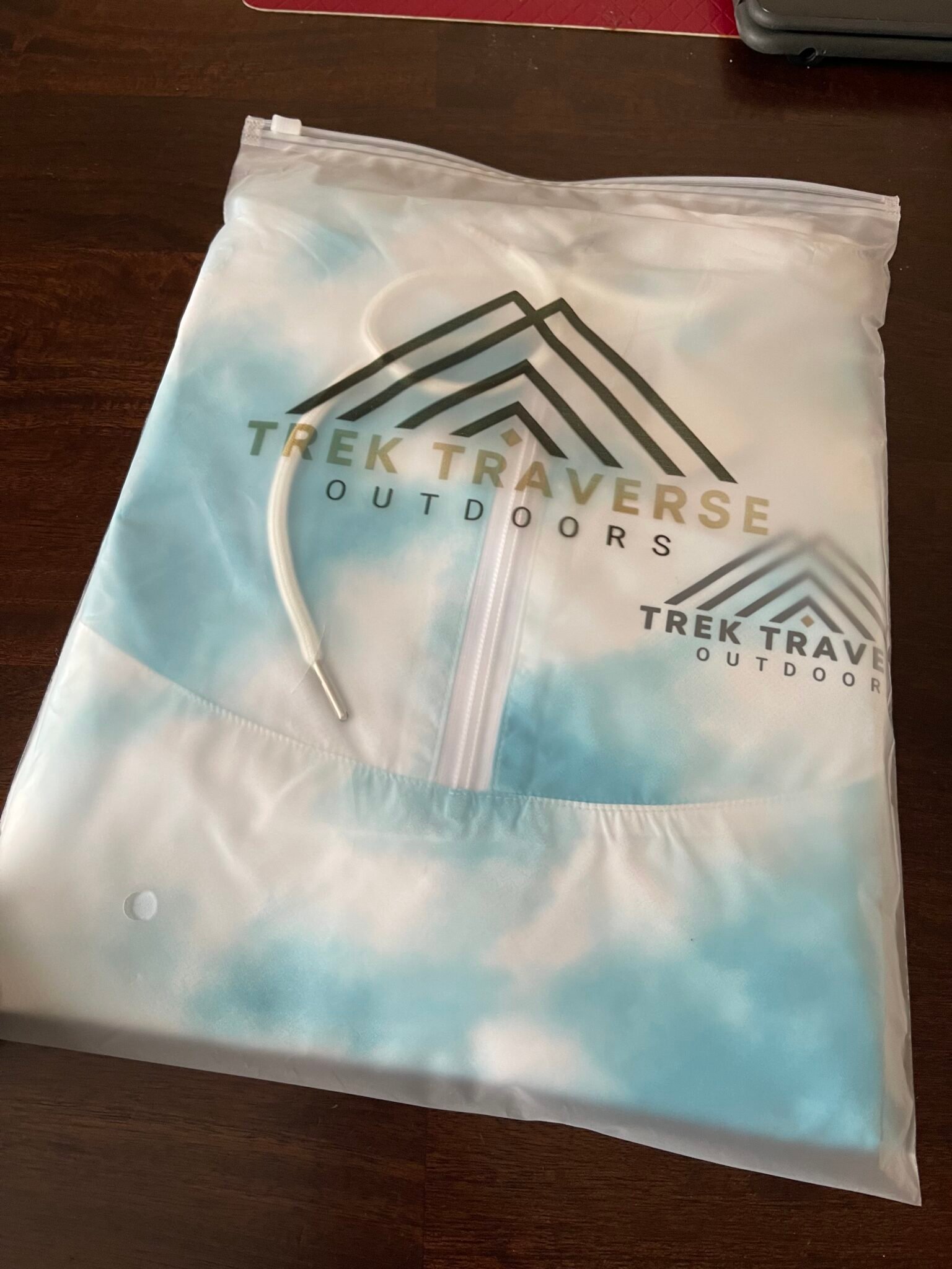 Trek traverse Outdoors clothes, acessories for hiking